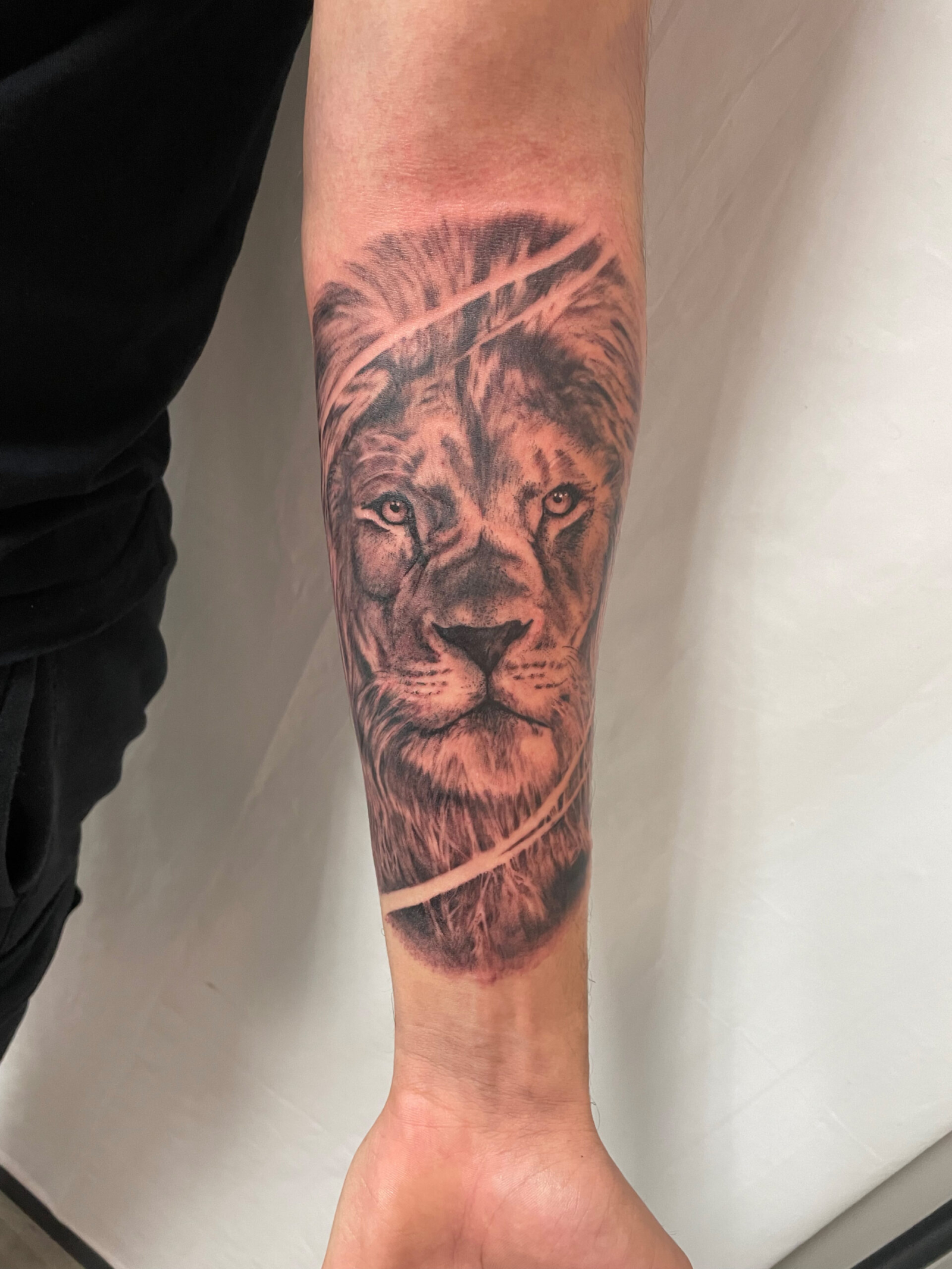 Hannah Toth - Closed Casket Custom Tattoos